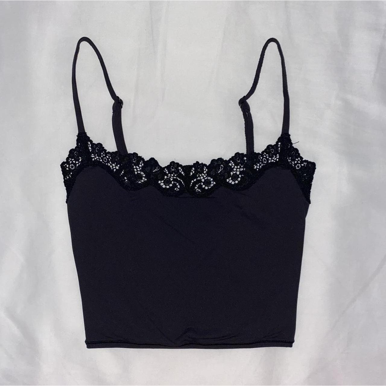 skims lace trim cropped cami in black. size xxs. - Depop