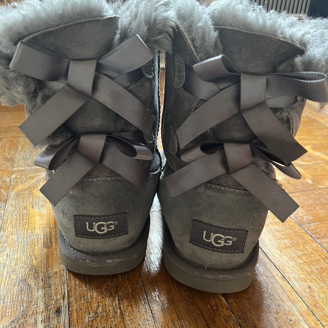 Kids (size 4) Grey ugs with ribbons on back - Depop