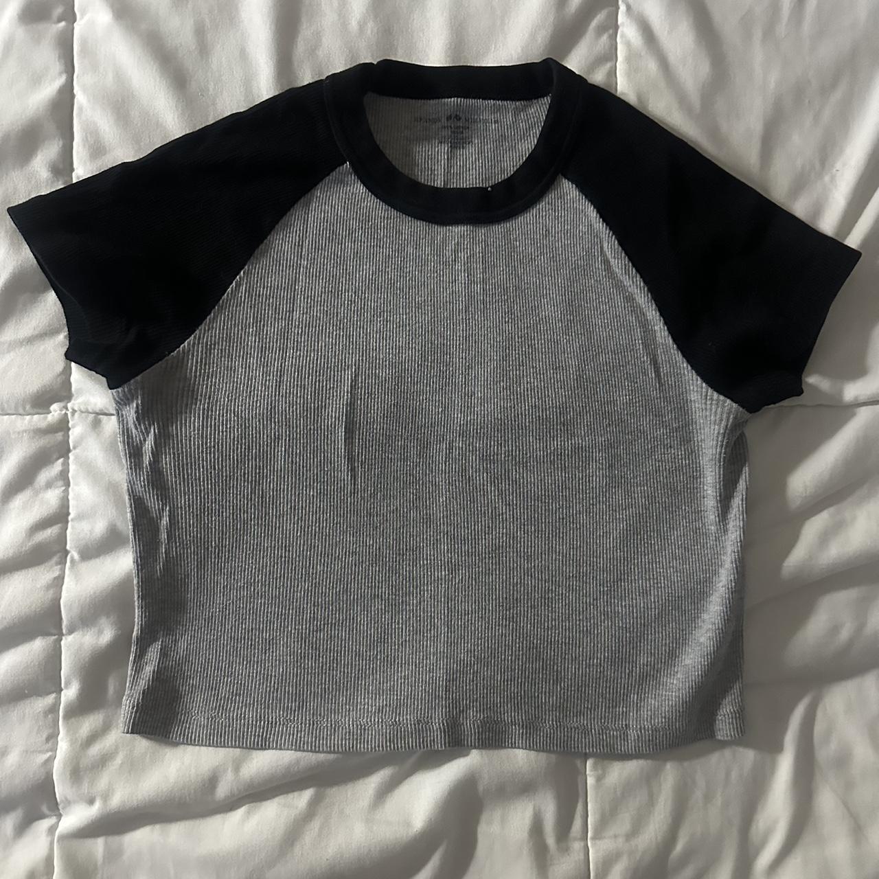 brandy melville cropped ribbed baseball tee in black... - Depop