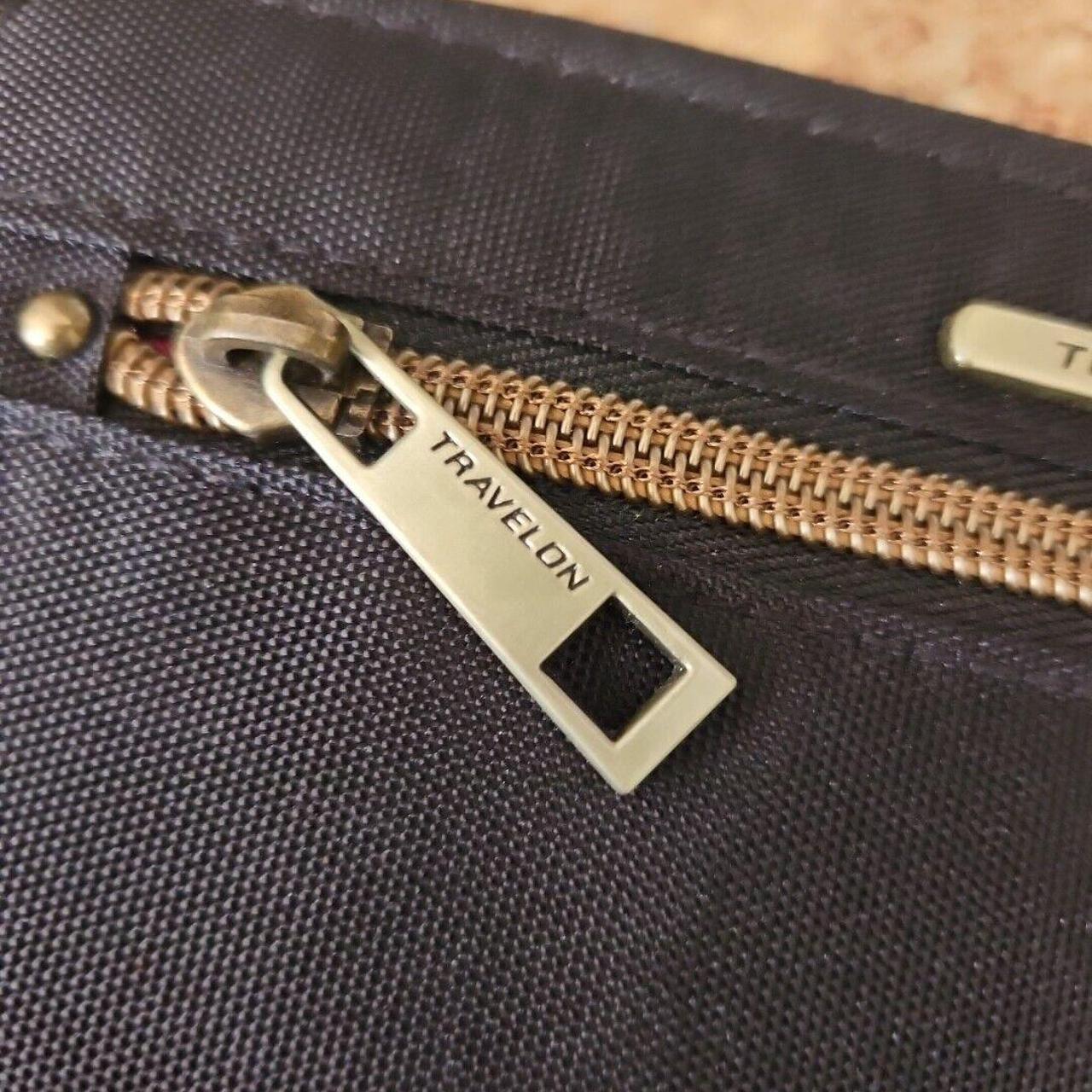 This Travelon wallet is a must-have for any stylish... - Depop