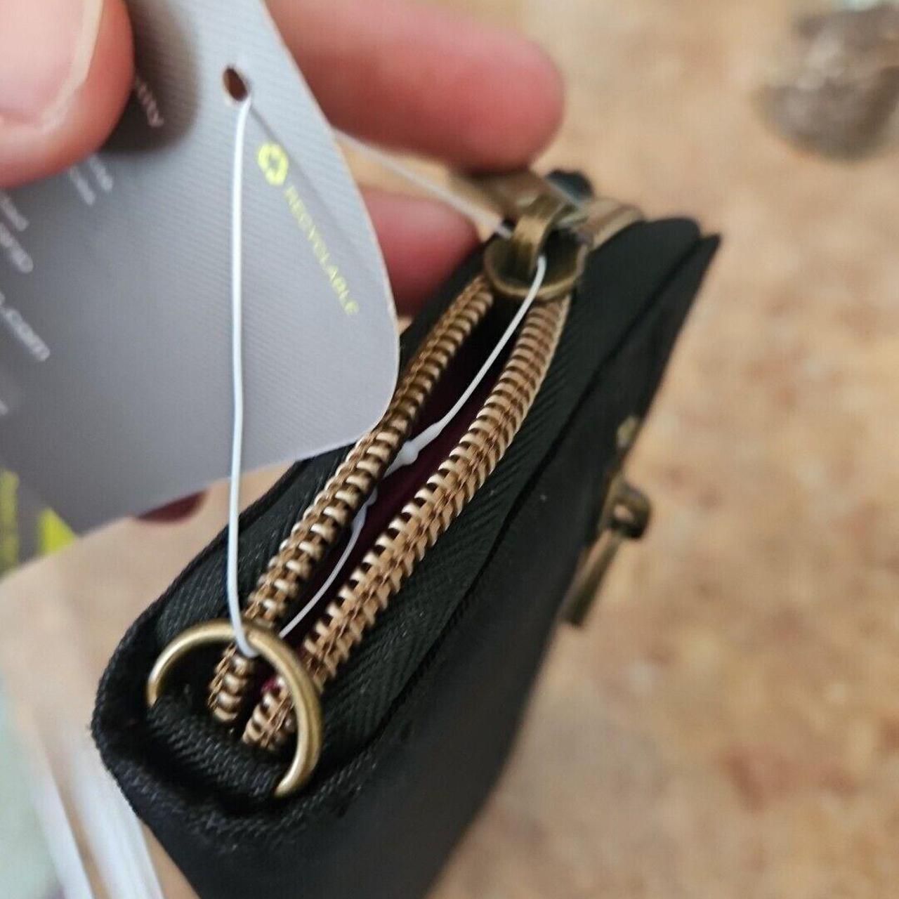 This Travelon wallet is a must-have for any stylish... - Depop