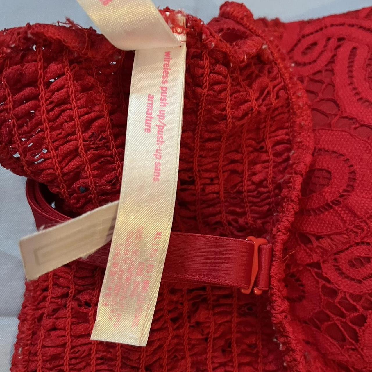 Victoria's Secret Women's Red Bra | Depop