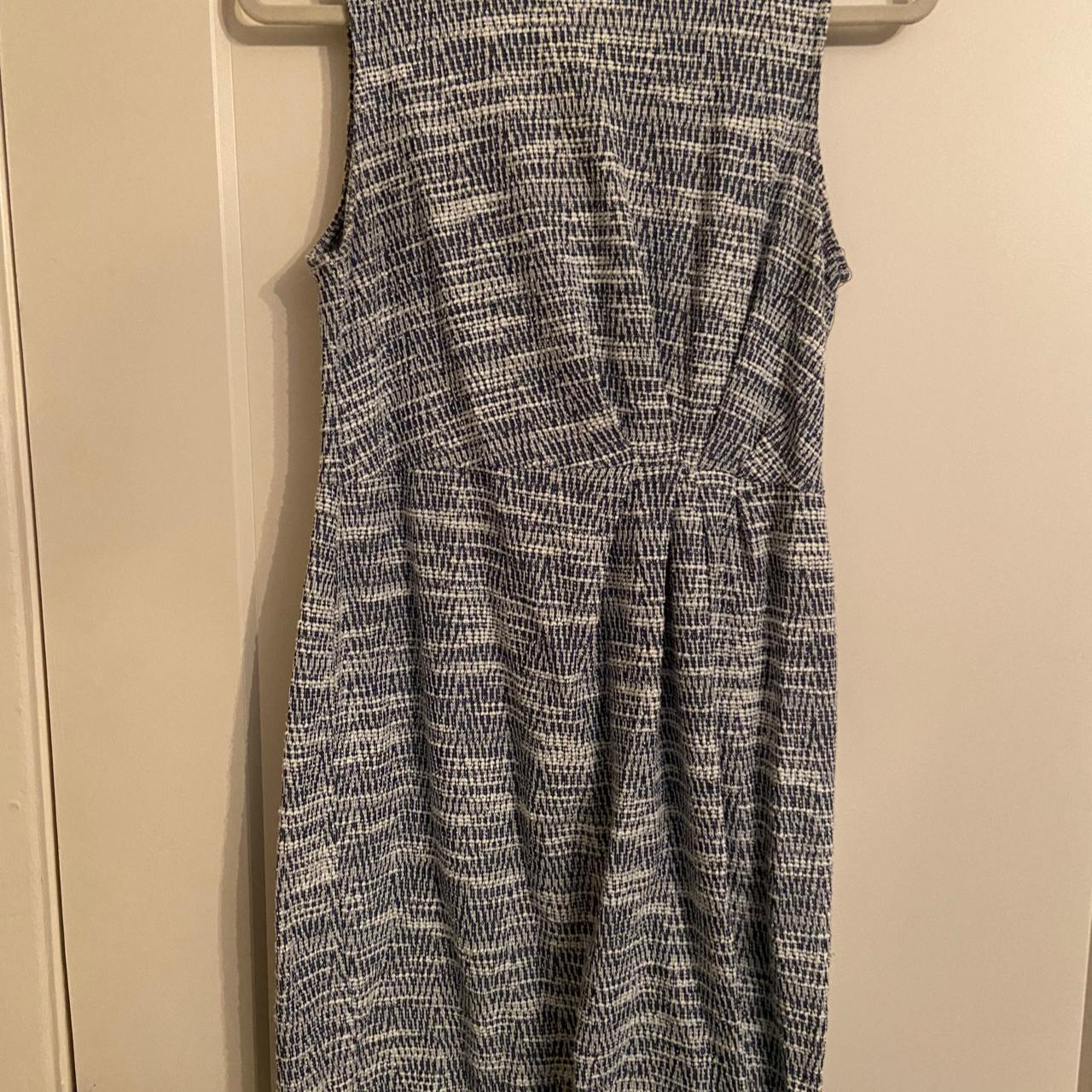 Banana Republic blue and white dress, size 10. Mid... - Depop