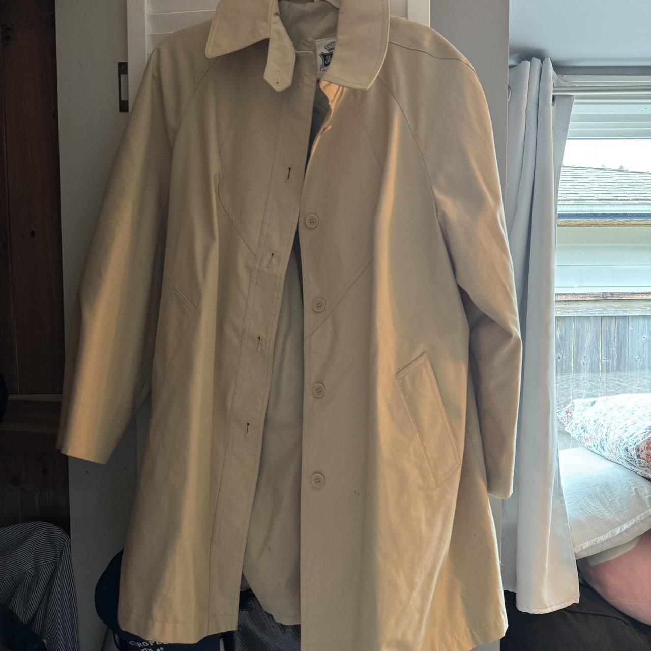 Women’s trench coat - Depop