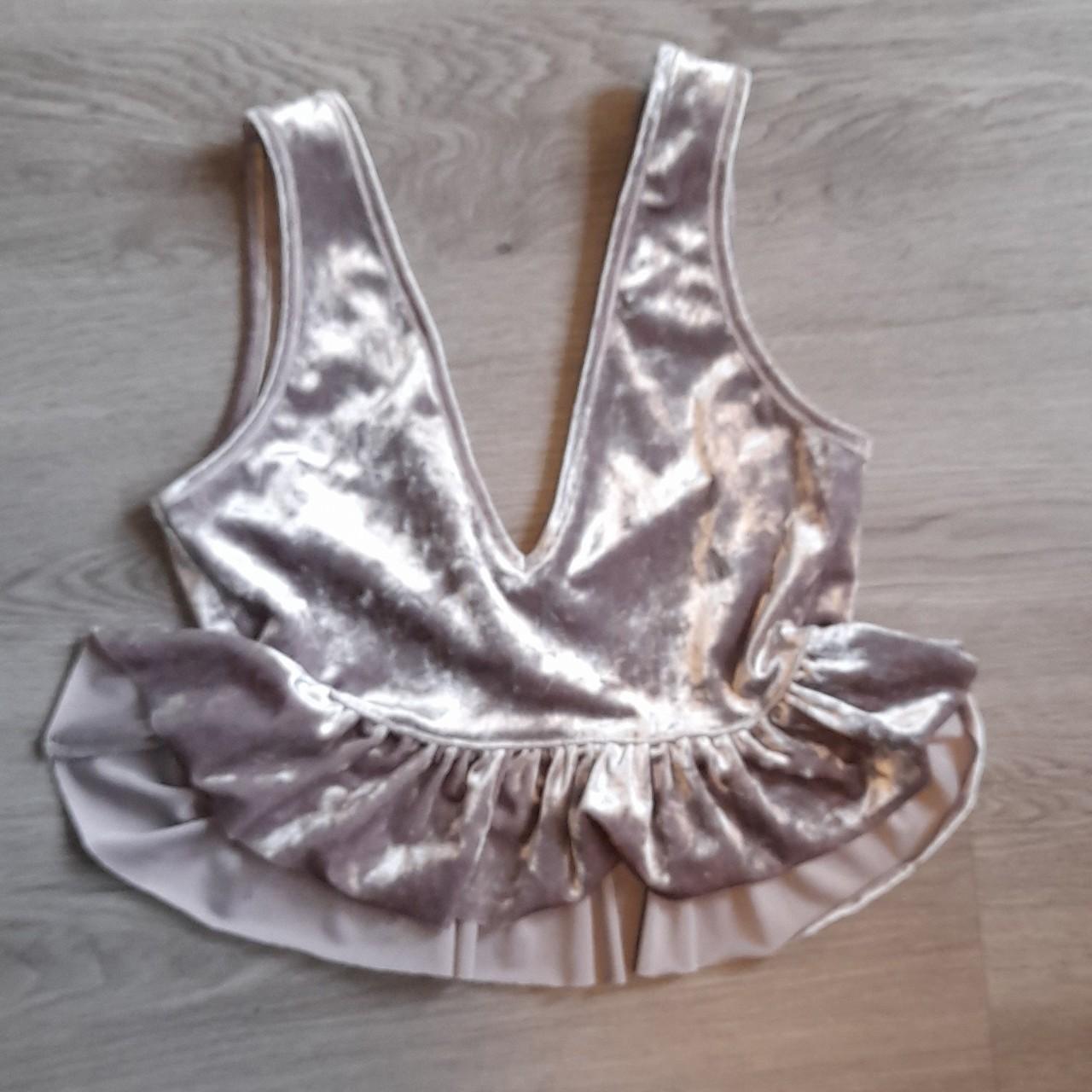 New Look Women's Silver Crop-top | Depop