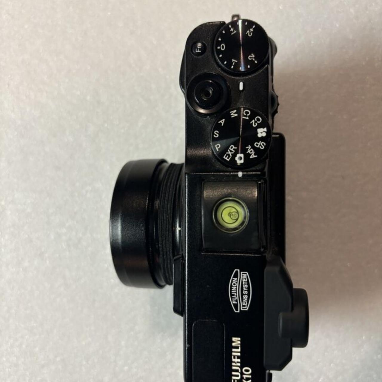 Fujifilm X10 Camera 12MP EXR CMOS f2.0-f2.8 4x... - Depop
