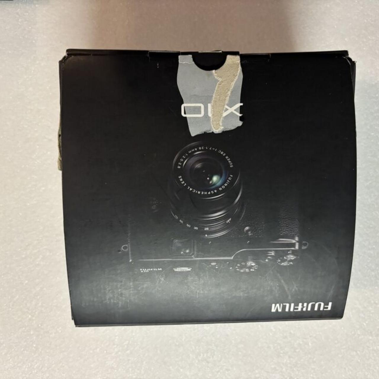 Fujifilm X10 Camera 12MP EXR CMOS f2.0-f2.8 4x... - Depop