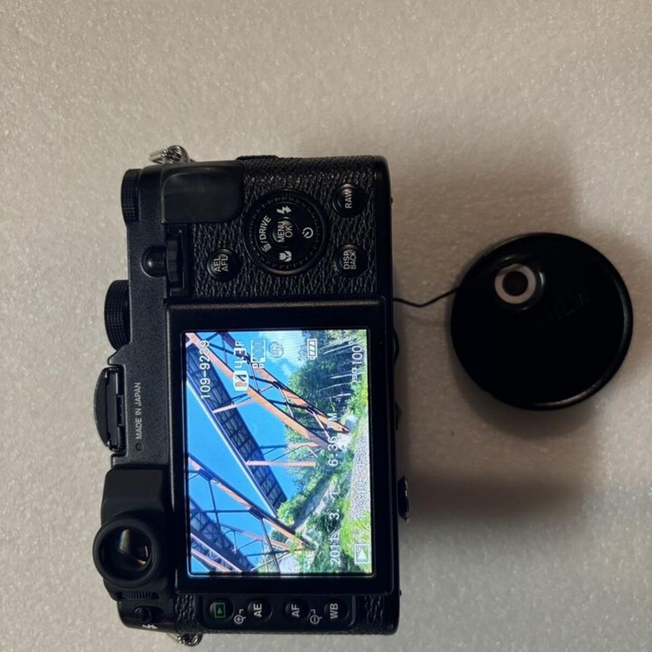 Fujifilm X10 Camera 12MP EXR CMOS f2.0-f2.8 4x... - Depop