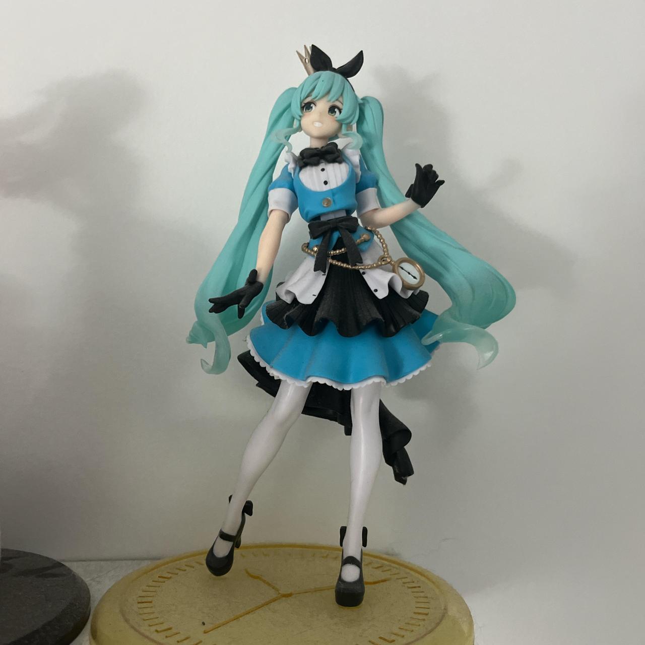 Hatsune miku figure , comes with box , free shipping | Depop