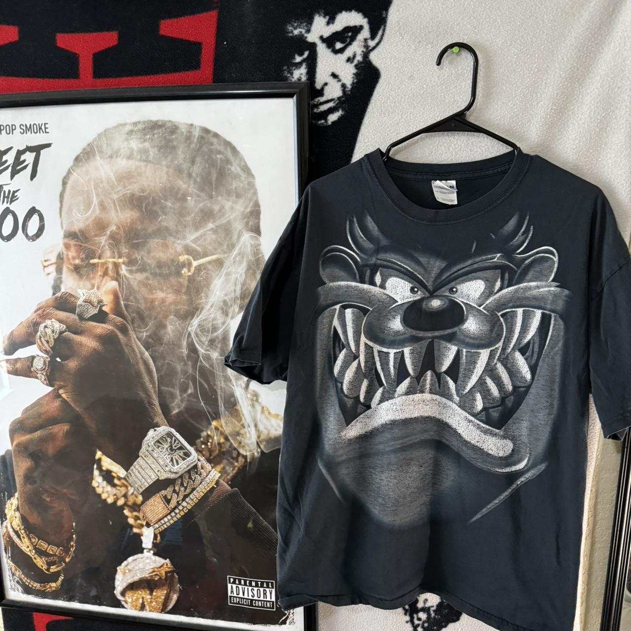 Y2k Vintage shirt with a really cool design looney... - Depop