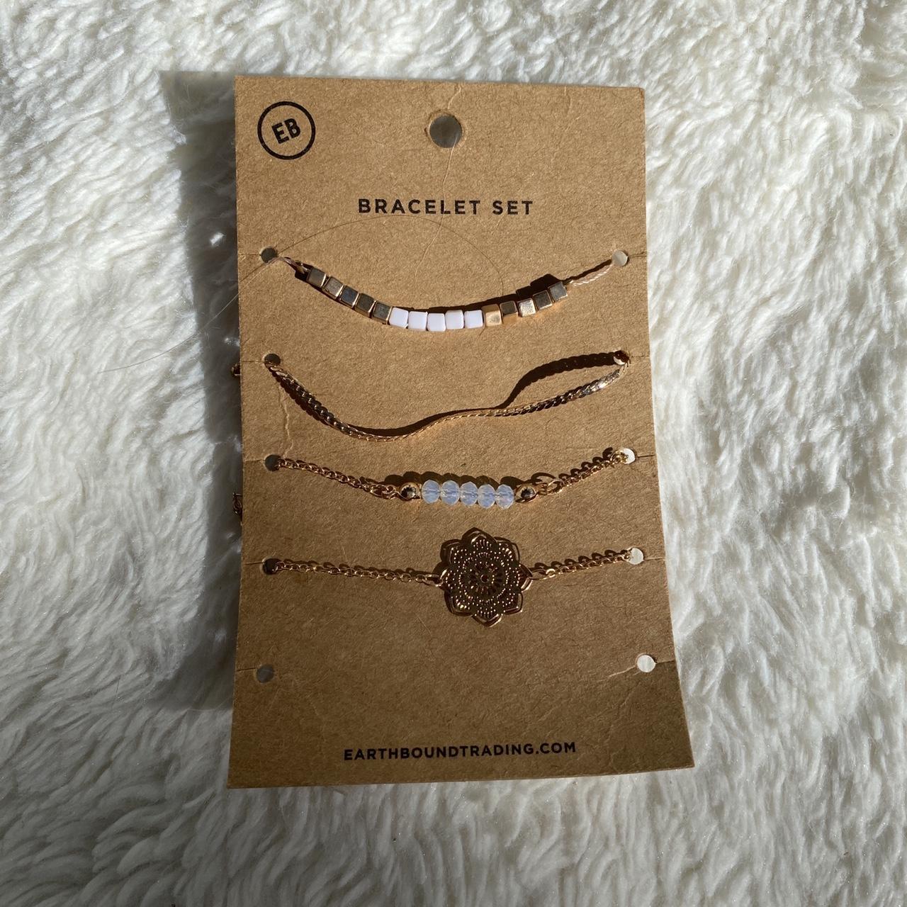 earthbound bracelet set one of them is missing - Depop