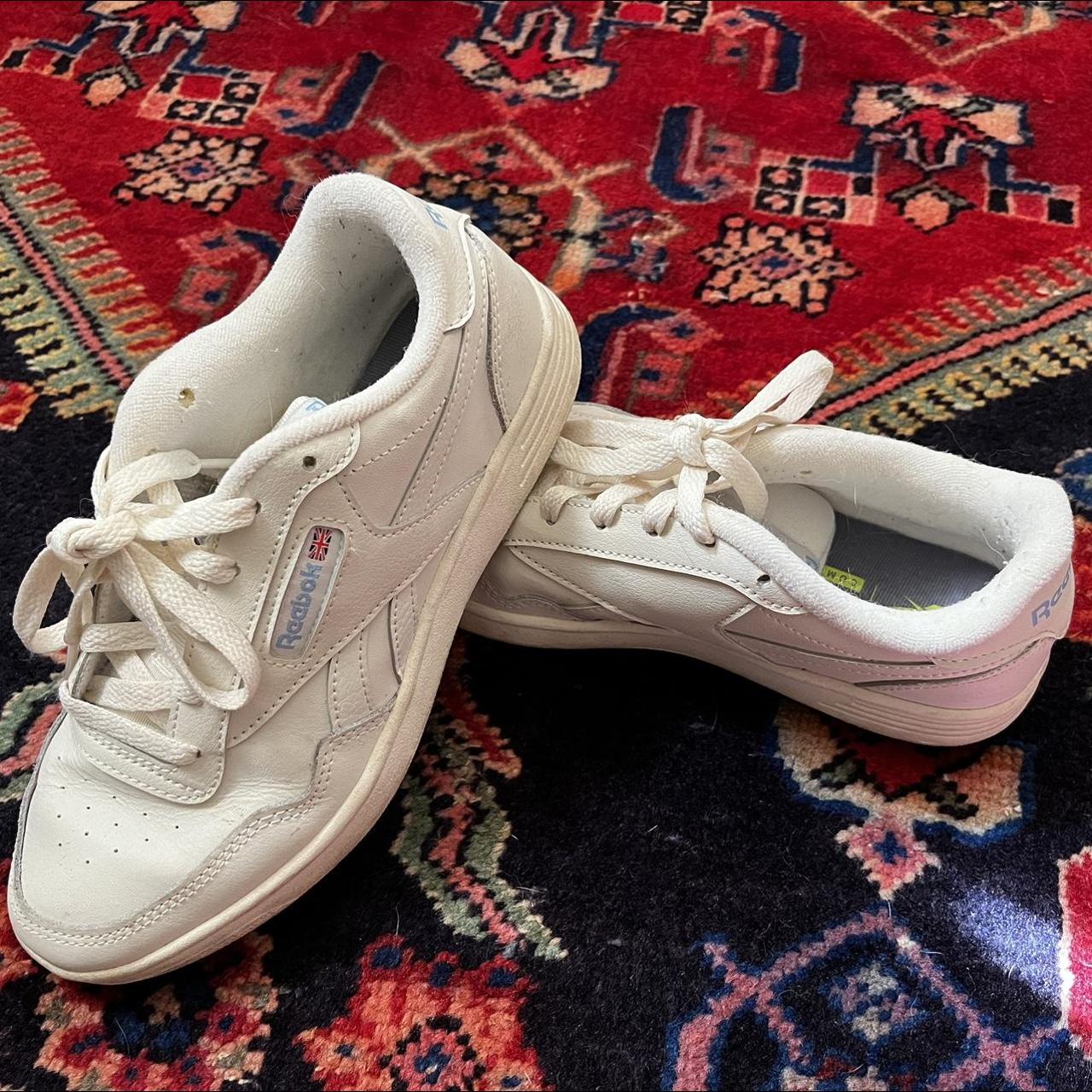 Size 7 Reebok classics worn only a few times - Depop