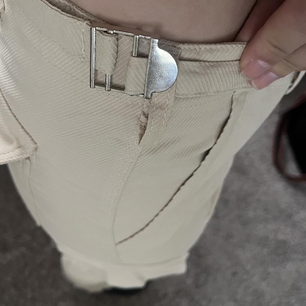 Cream colored cargo pants - Depop