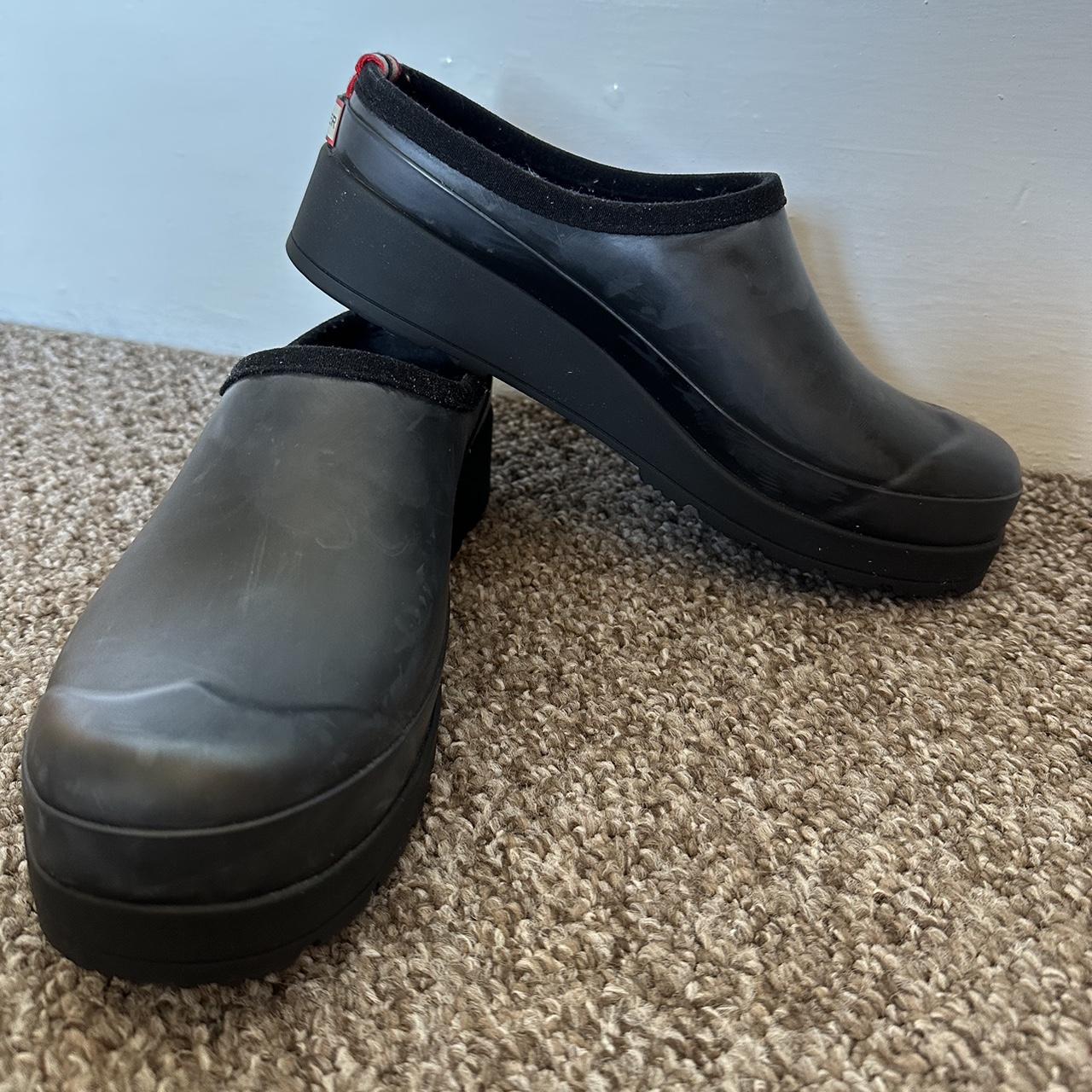 Hunter Women's Black Clogs | Depop