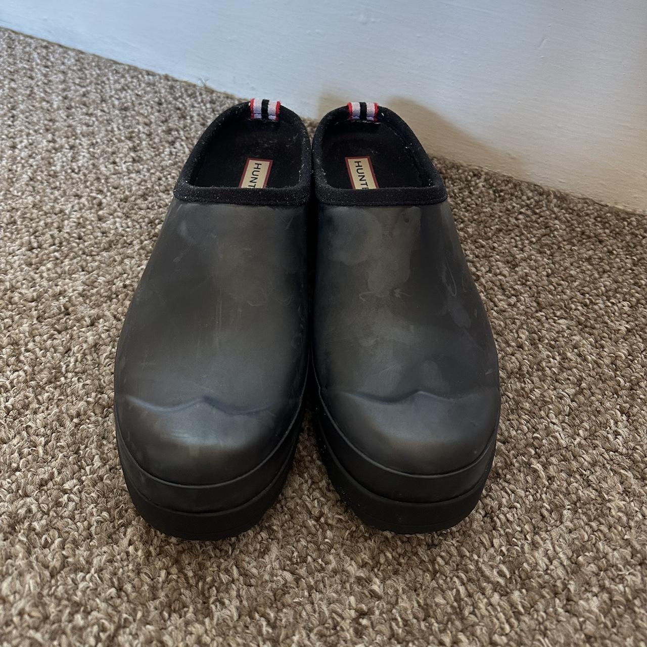 Hunter Women's Black Clogs | Depop