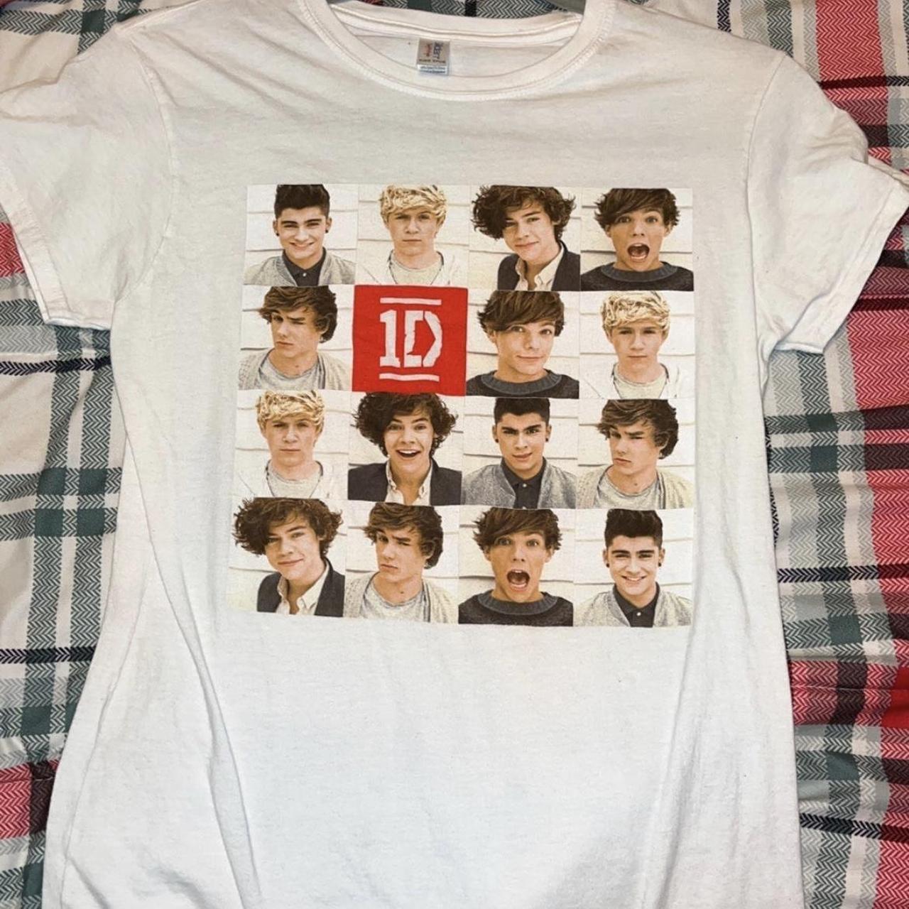 Offical one direction merch shirt. rare/hard to... - Depop