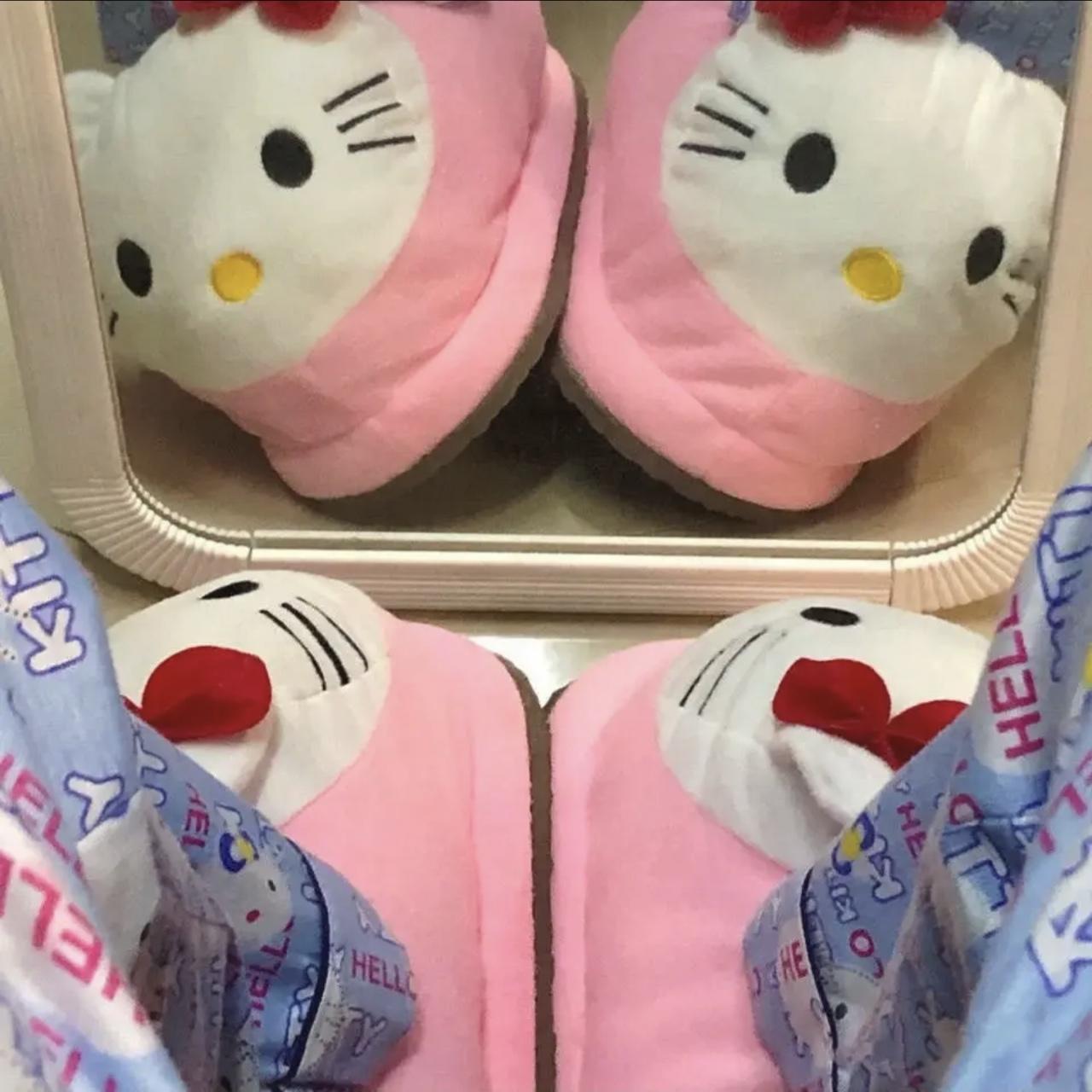 pink hello kitty plushie slippers PLEASE PLZ PLZ... - Depop