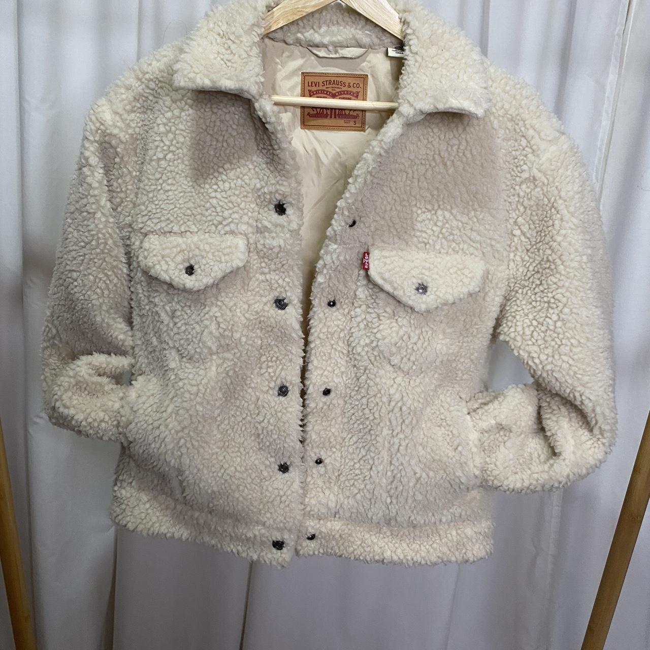 Levi’s coat! crème color brand new S - Depop