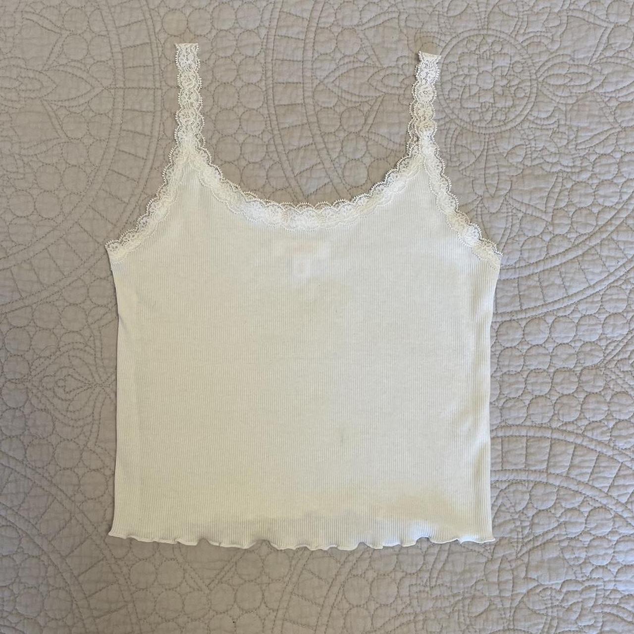 ⭐️ Colsie white lace tank top, only worn a few times... - Depop