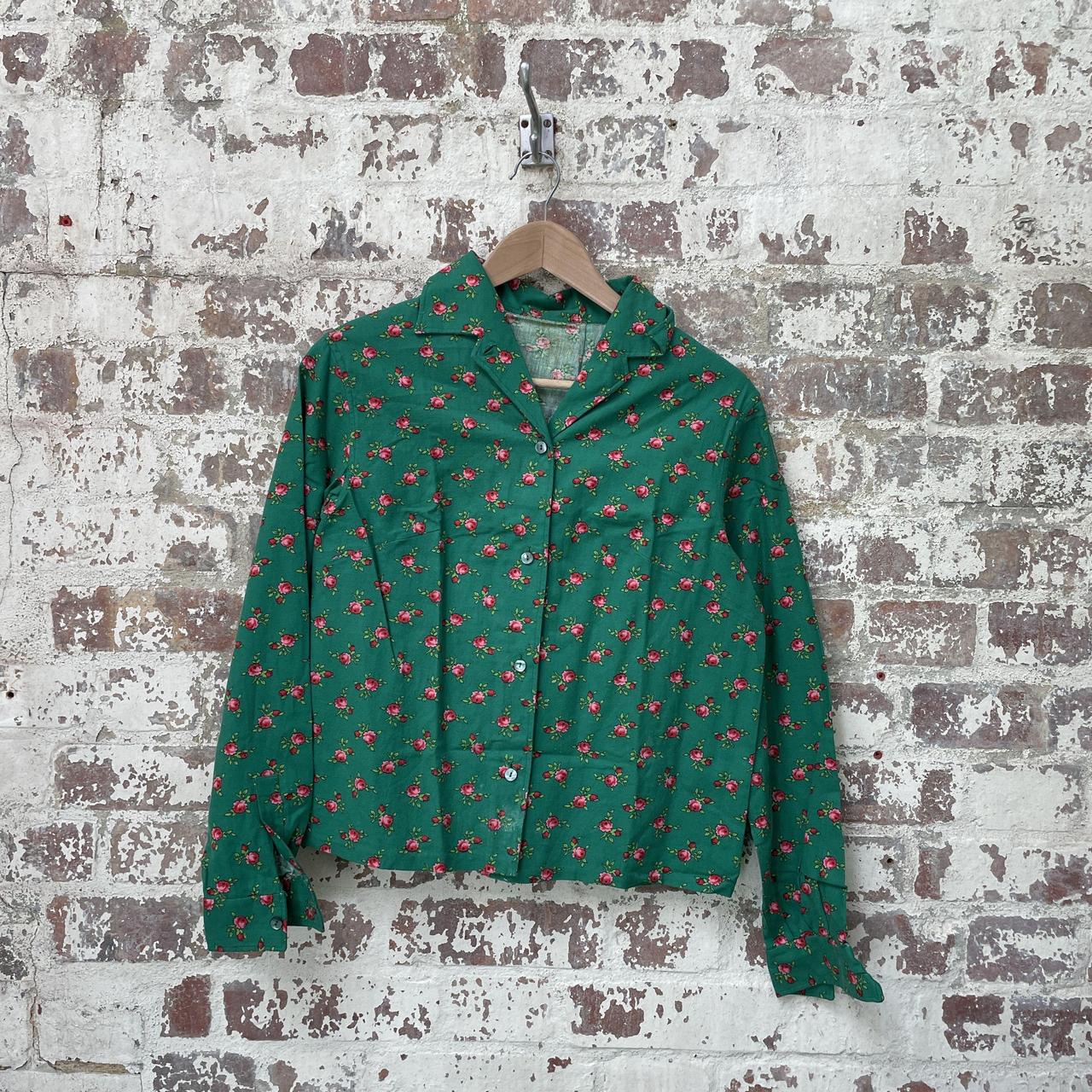 Vintage 1970s 1980s Green Patterned Print Button Up... - Depop