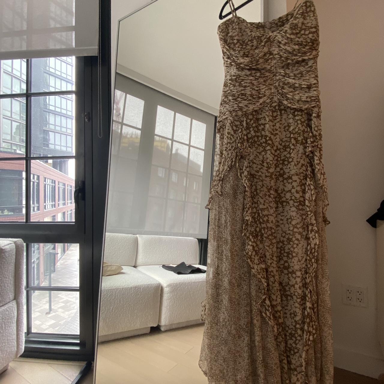 Cute Shona Joy dress. Worn one time to a wedding. - Depop