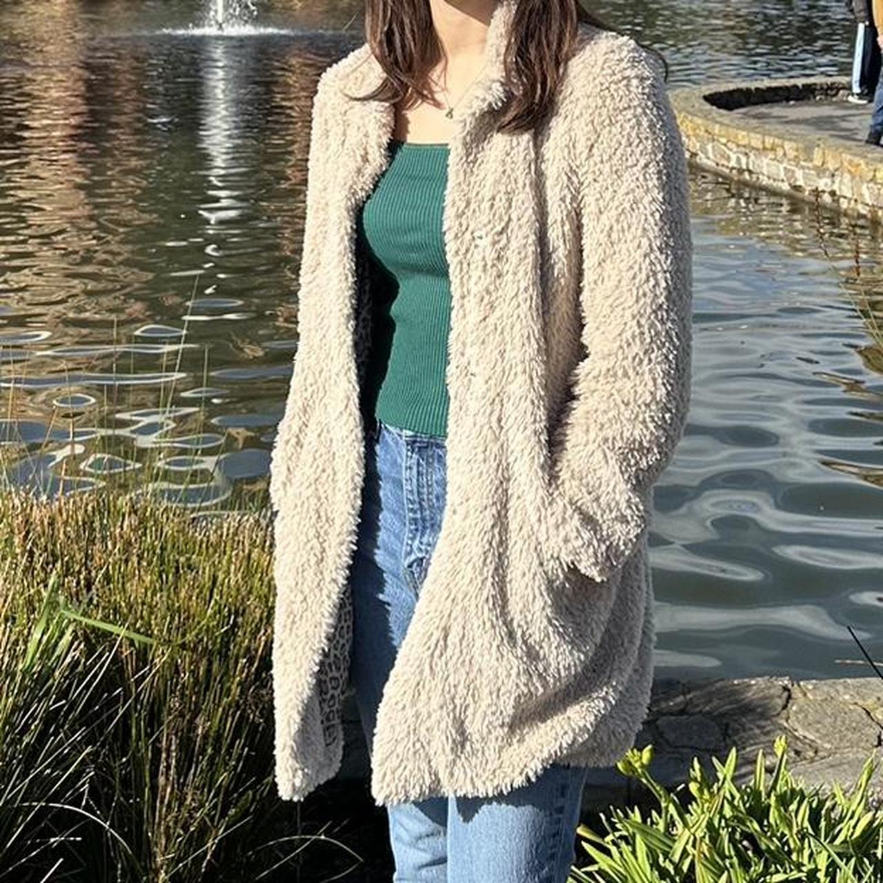 Kenneth Cole fluffy leopard print lined coat size... - Depop