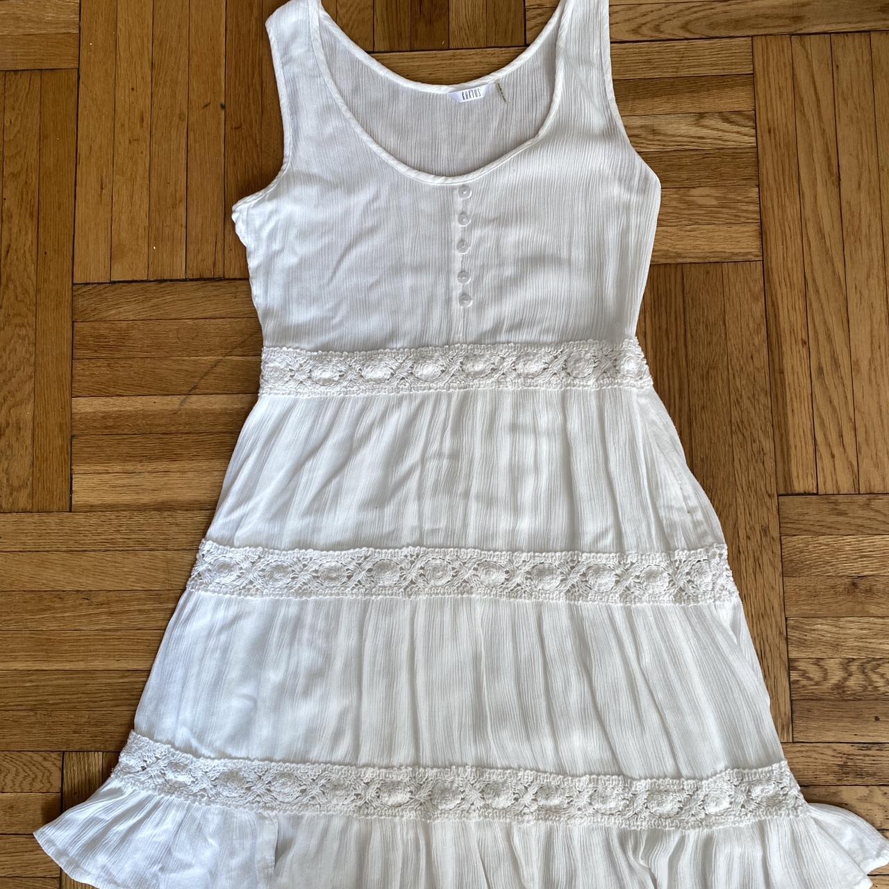 Light and airy summer dress with Cotten lining and... - Depop