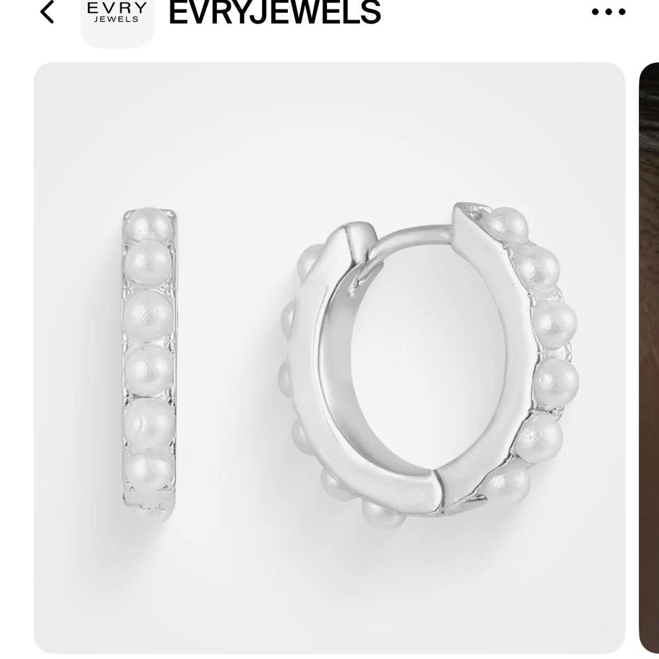 Evry Jewels Silver Pearl Earrings - Depop