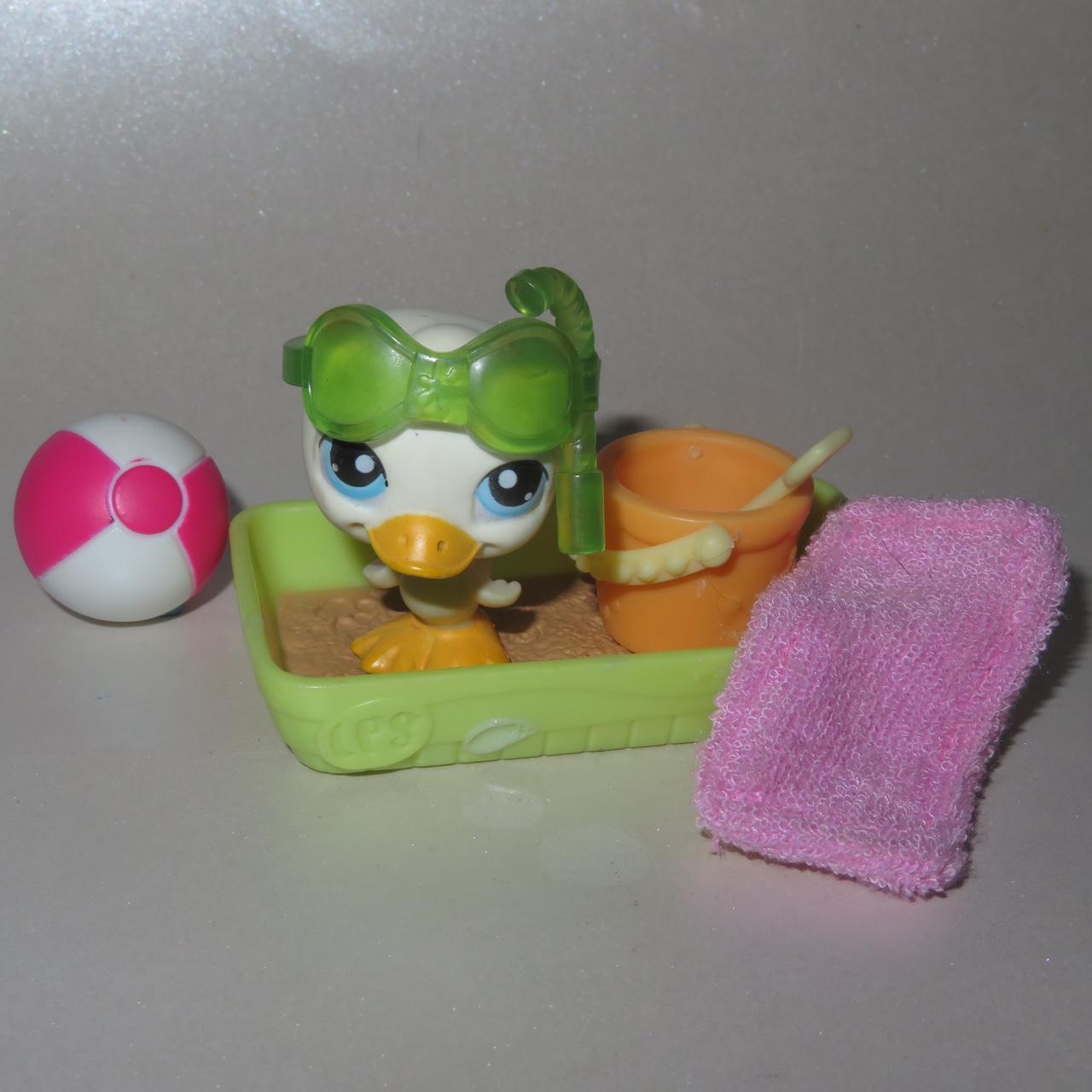 Littlest pet shop 108 with beach day set 🏖️🪣 White... - Depop