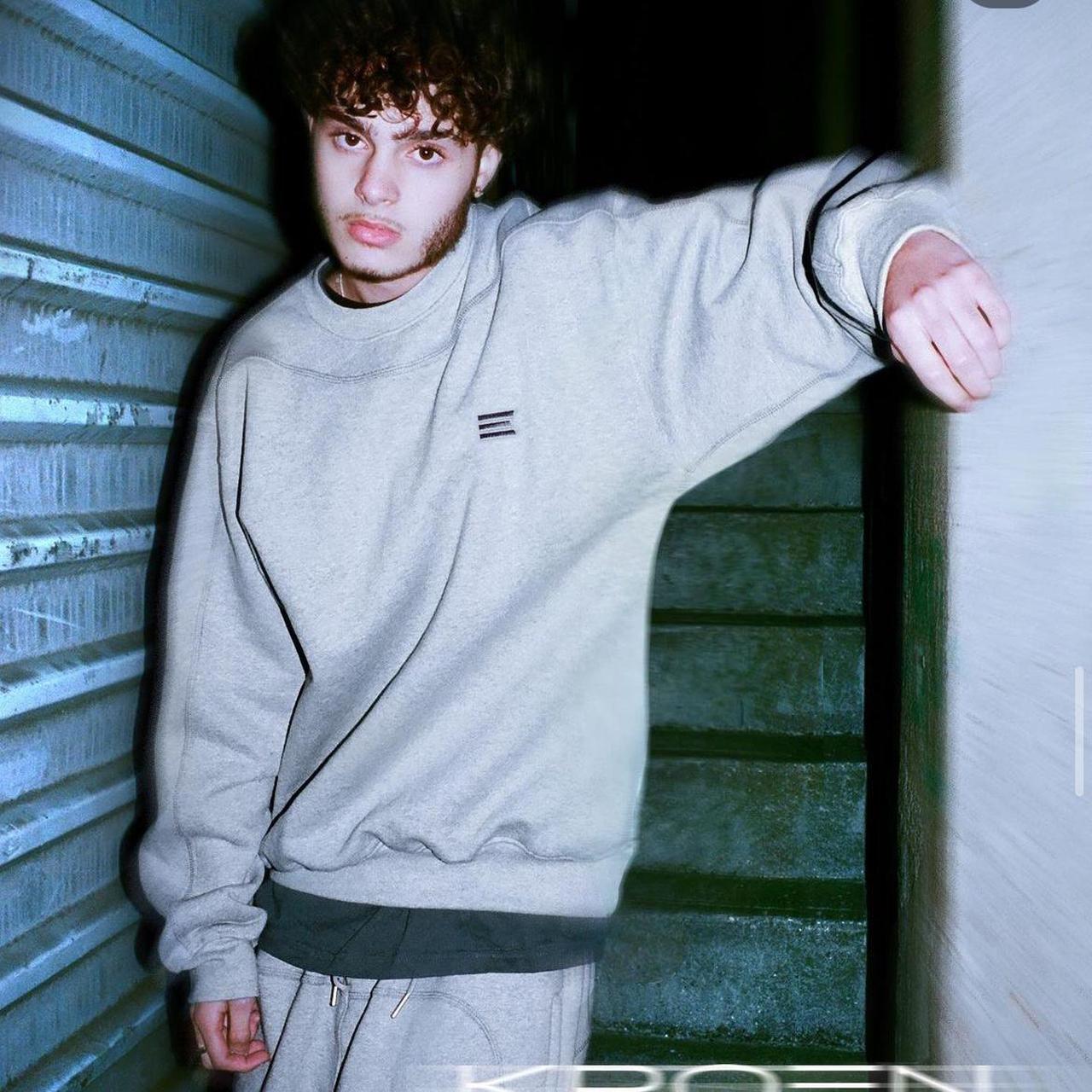 Kroen jumper grey size - L immaculate condition - Depop