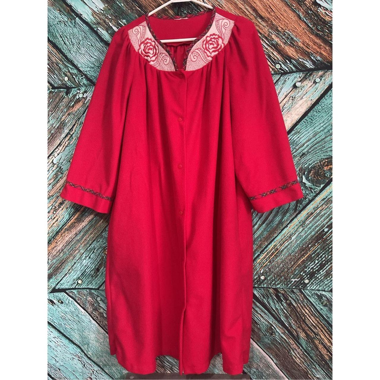 Vintage 70’s Robe Fleece Polyester ( No Tag, but is... - Depop