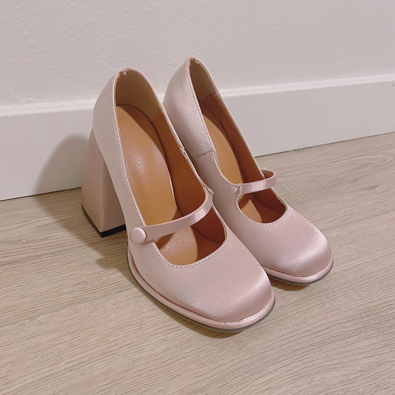 Women's Pink Courts | Depop