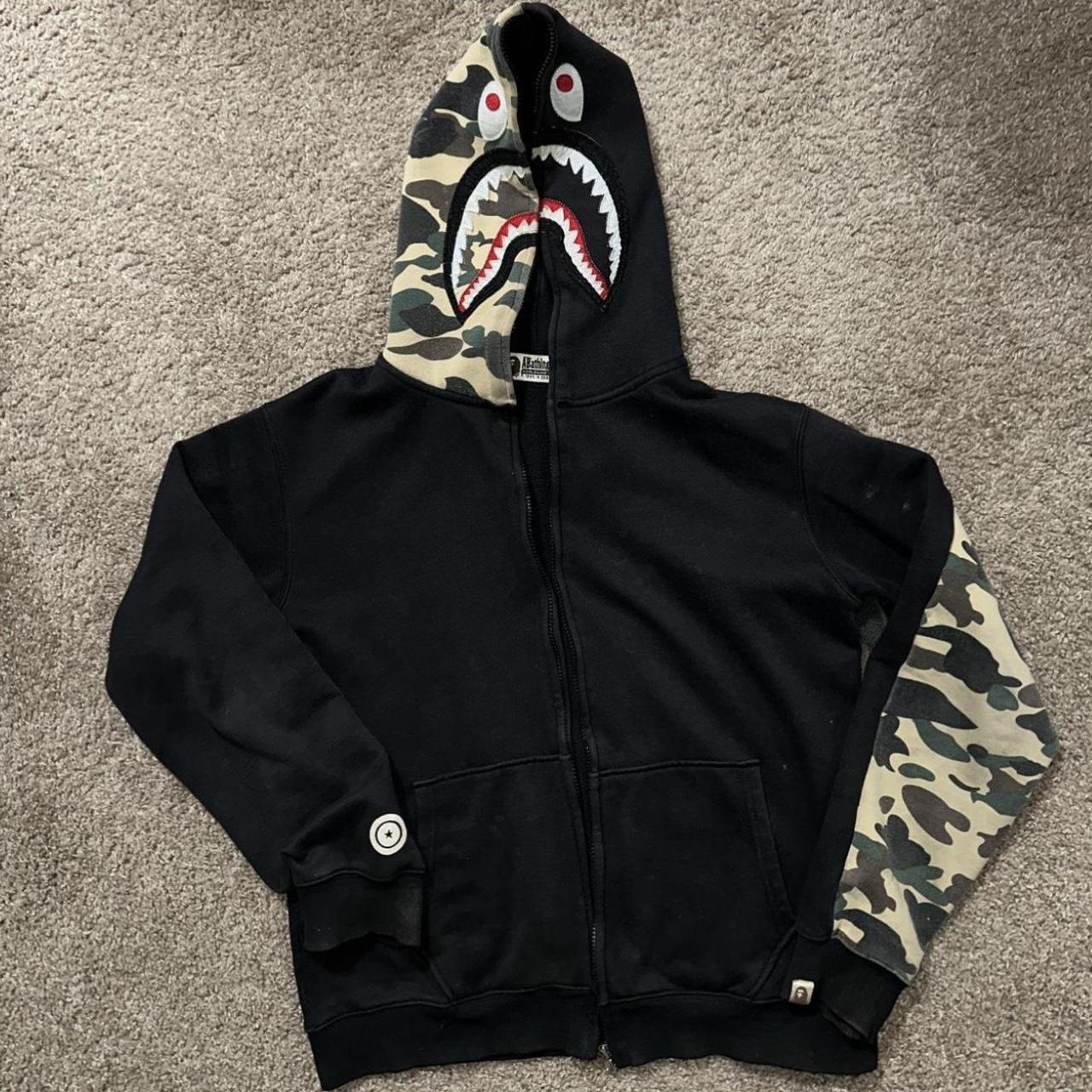 Zip up bape hoodie zipper seems busted won’t zip... - Depop