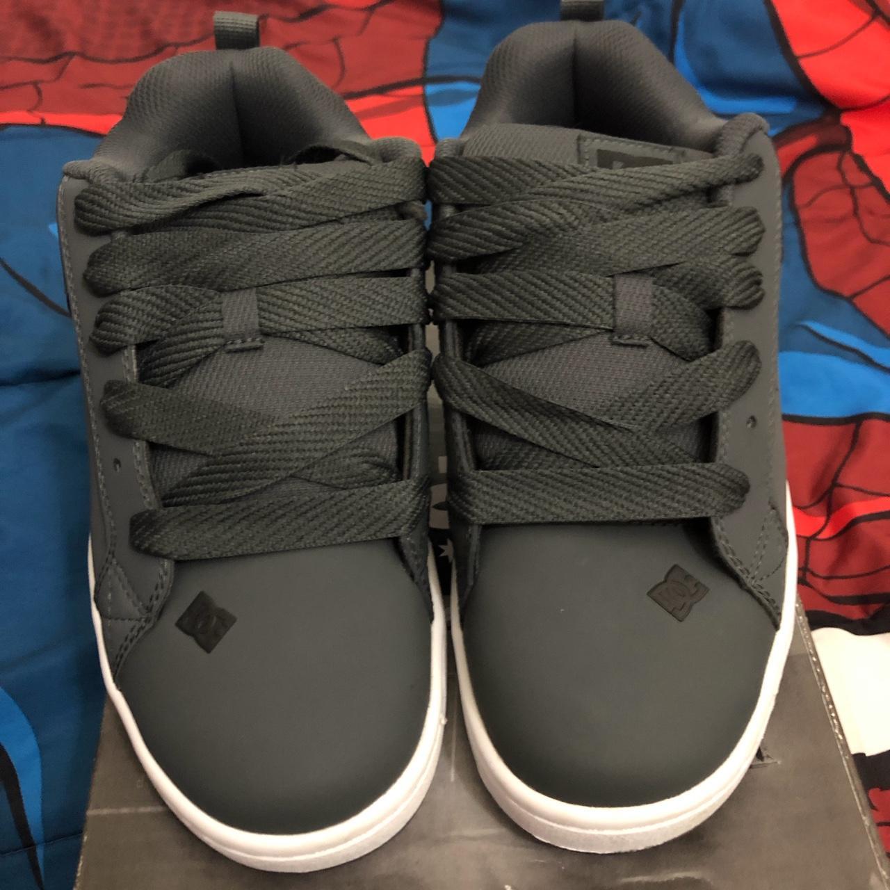 Grey Dc shoes Size 8 Men - Depop