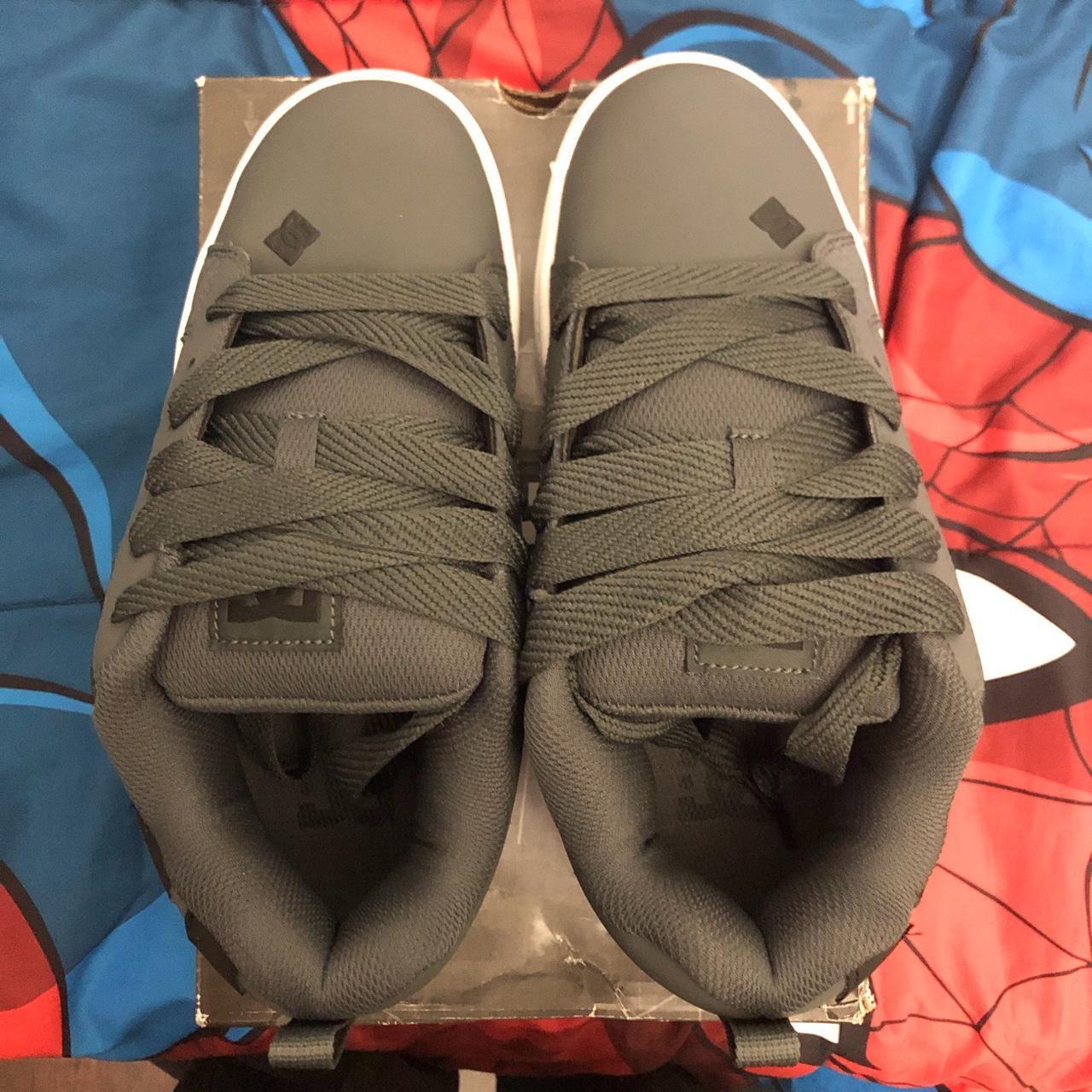 Grey Dc shoes Size 8 Men - Depop