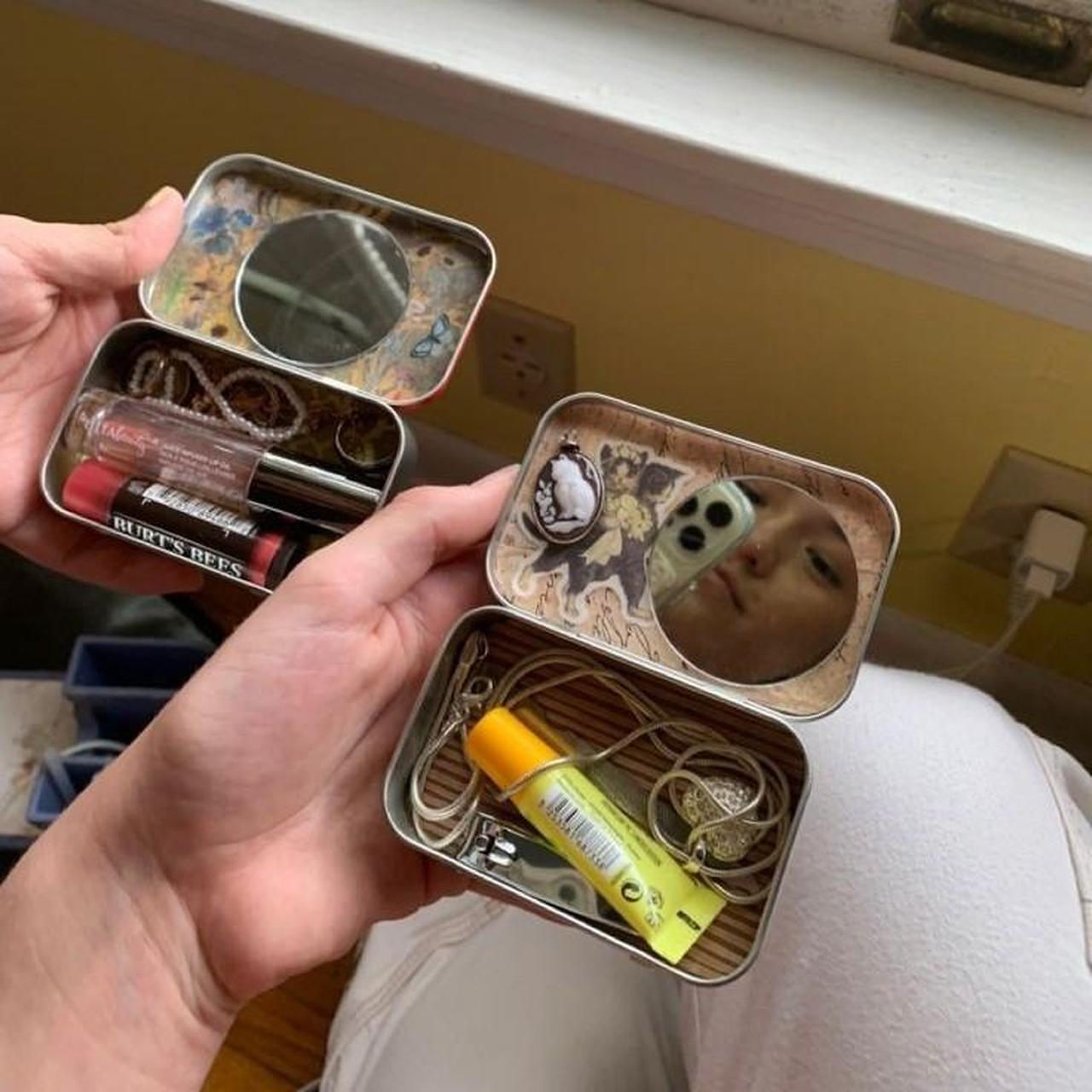 RAVE GIRLIE'S TIN WALLET Perfect for all the party... - Depop