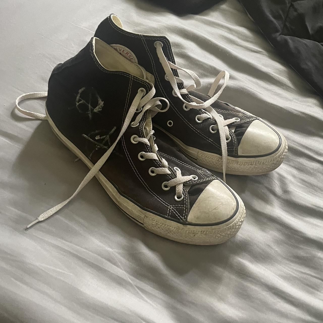 Men’s 11.5 converse Fits too big on me Has some... - Depop
