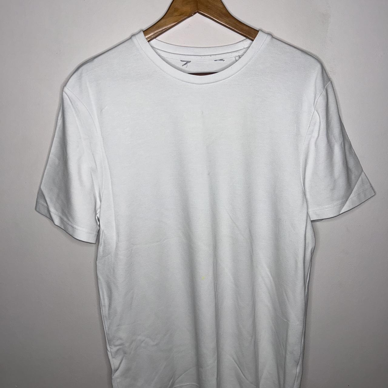 Plain white T-shirt - Depop