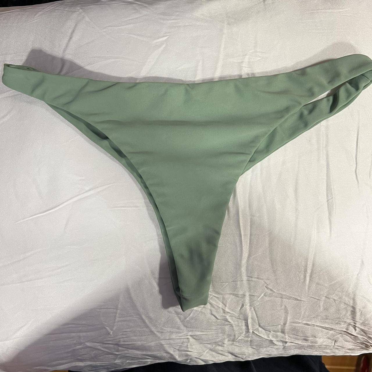 BENOA Tai Bottom- Medium worn once Reason for... - Depop