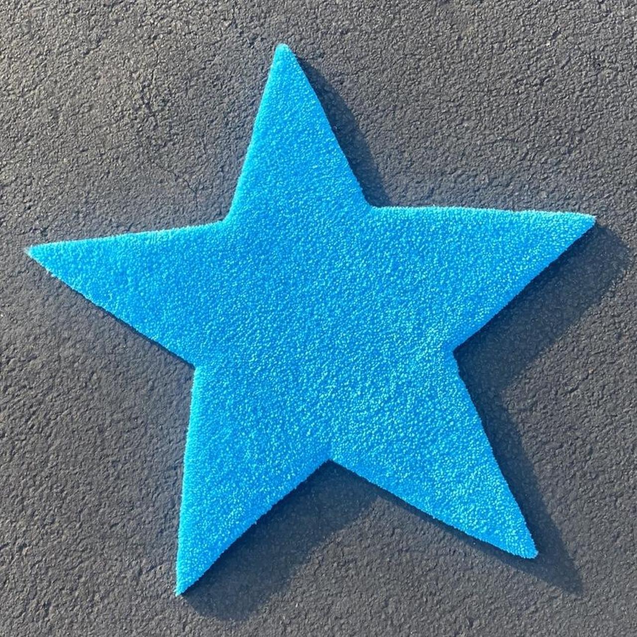 💙 Blue Star Rug 💙 Super cute hand tufted star rug!... - Depop