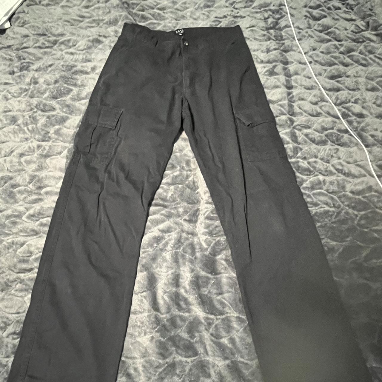 Boo hoo man baggy cargos Size 30/32 Fit baggy - Depop