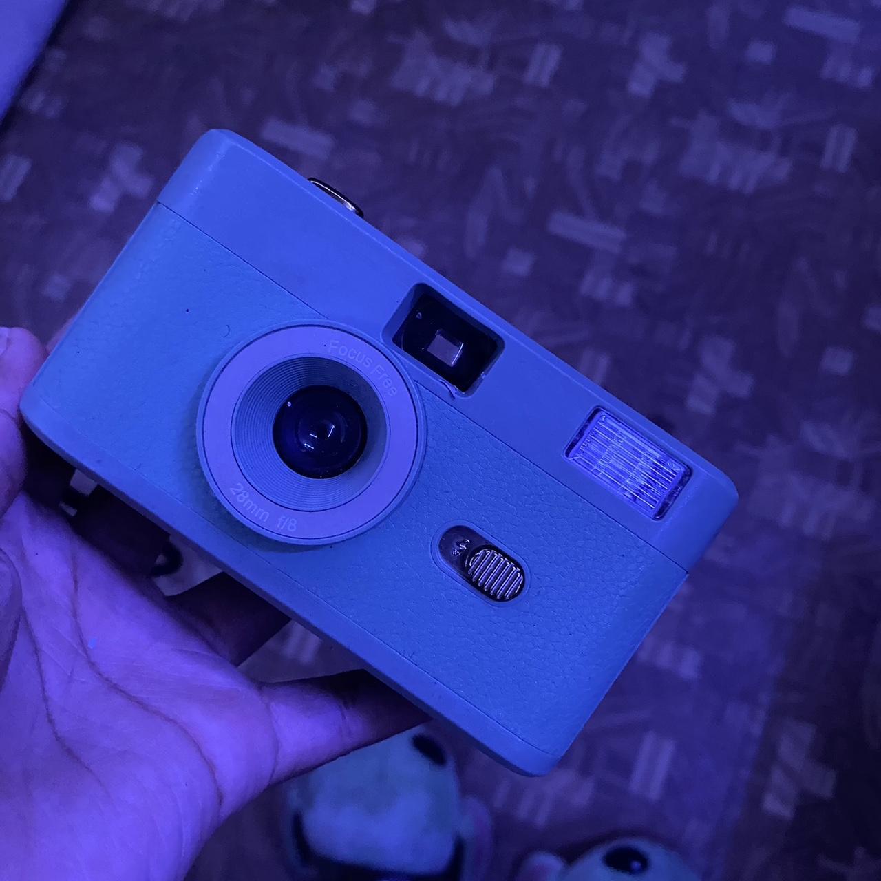 Heyday Camera 💗 Never used because i never brought... - Depop