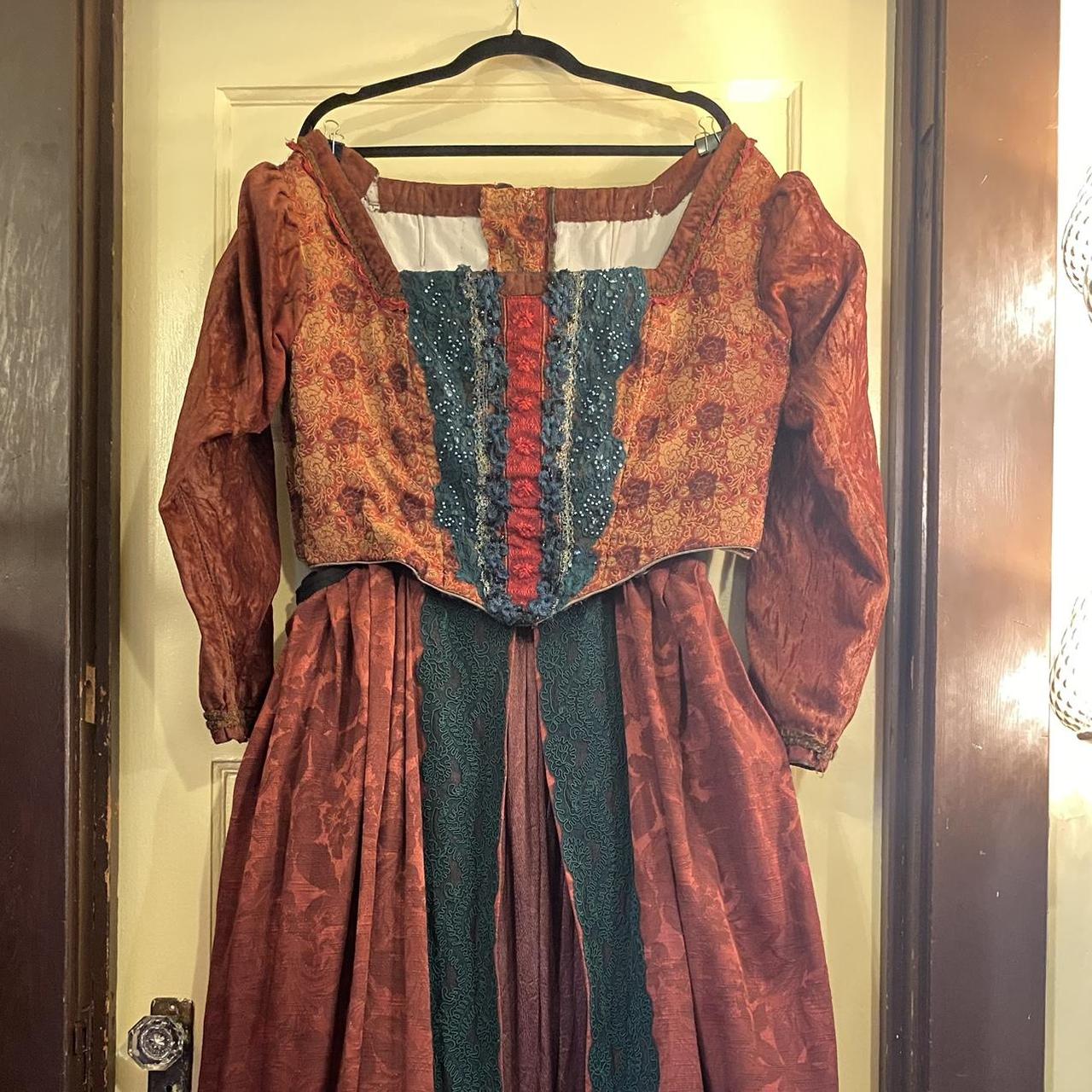 Kiss me, Kate! Renaissance style 2 piece gown... | Depop