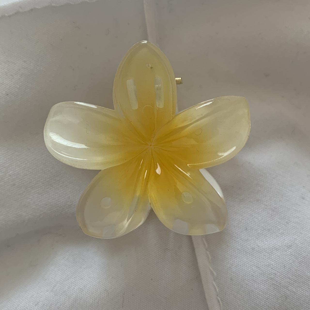 aesthetic coconut girl summer hibiscus hair... - Depop