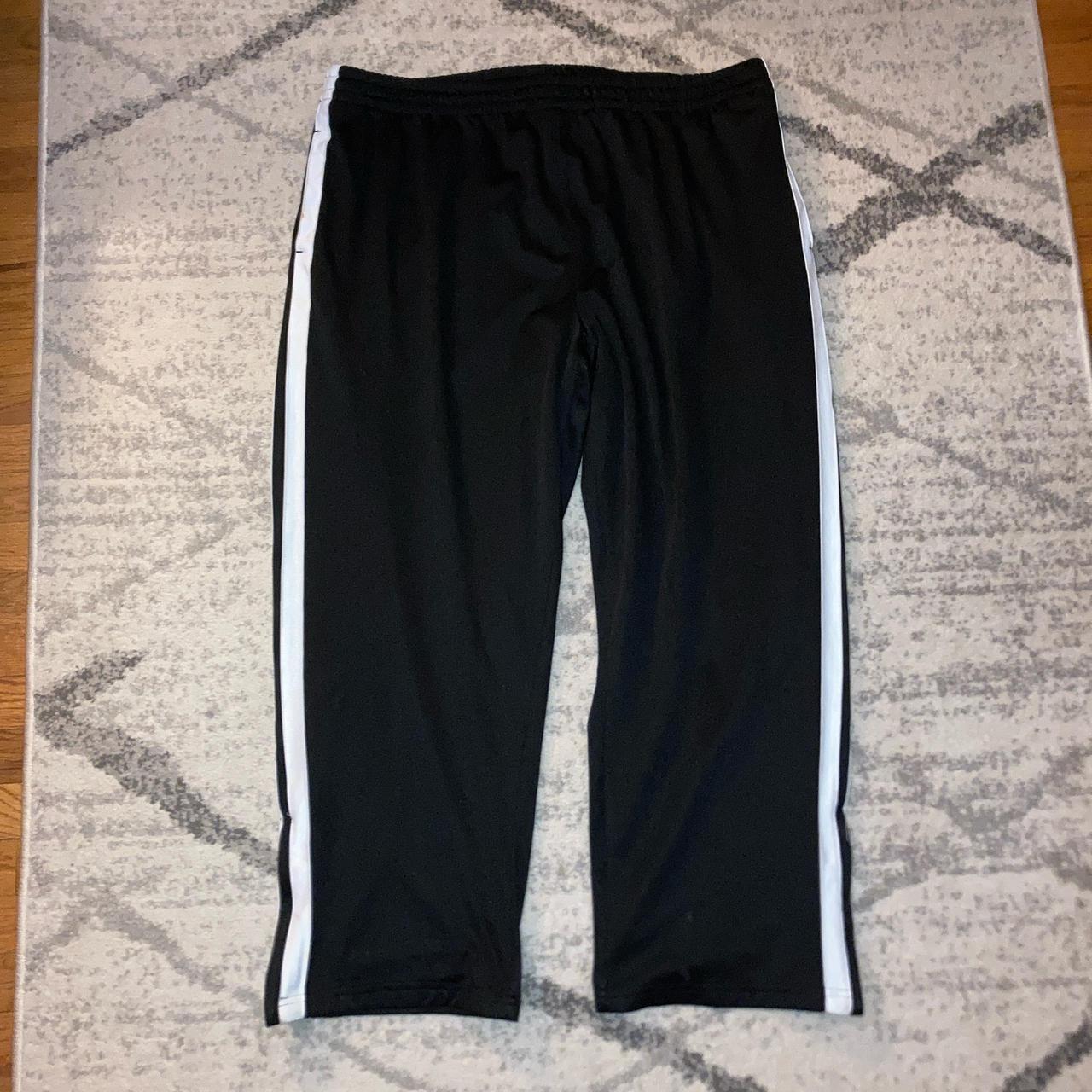black starter sweatpants xxl (i’m a medium and can... | Depop