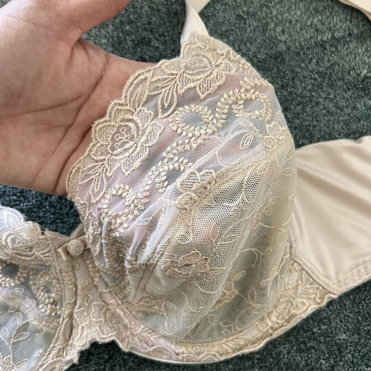 Cream Lace Bra •normal wear, no noticeable flaws... - Depop