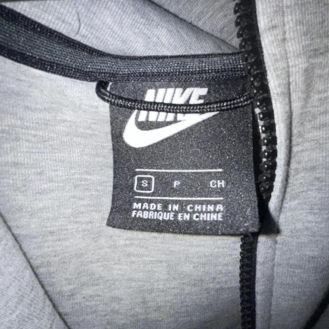 Grey old season Nike tech Small - Depop