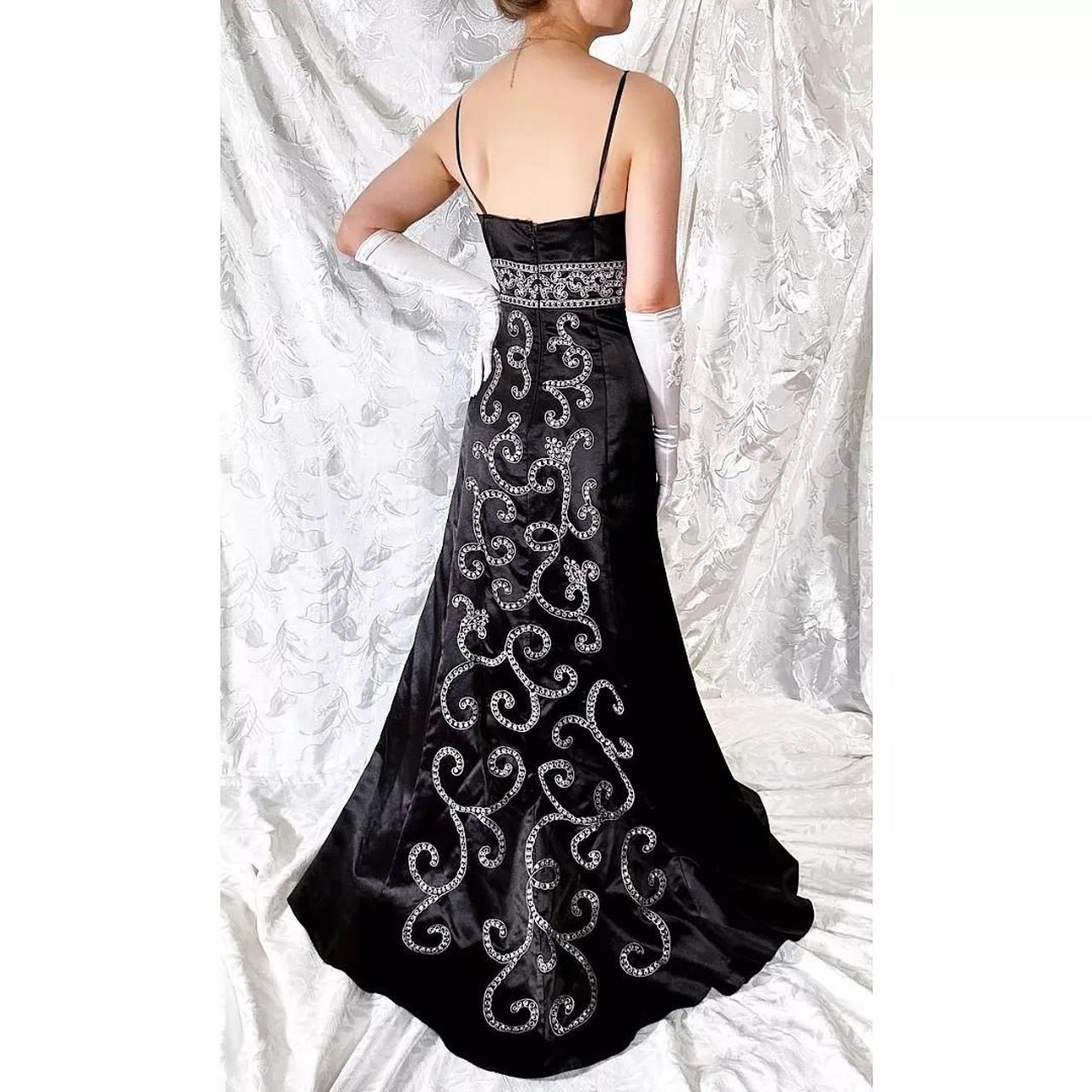 Stunning early 00s whimsygoth/fairy evening gown in... - Depop