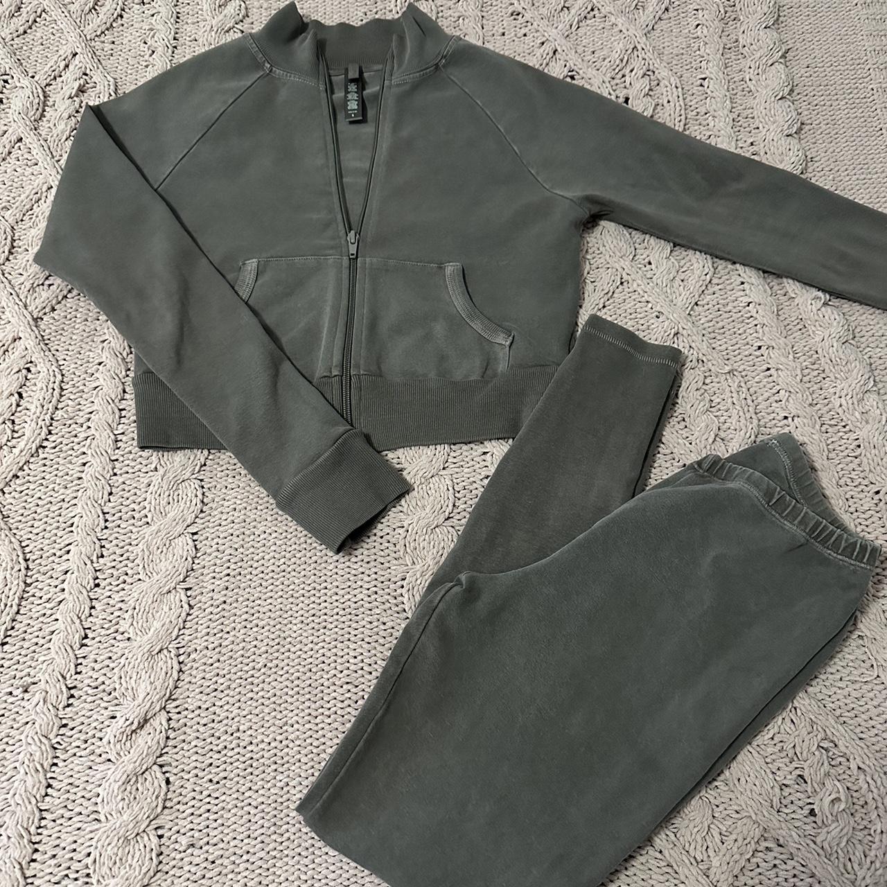 Skims set - both size small - thick shaping... - Depop