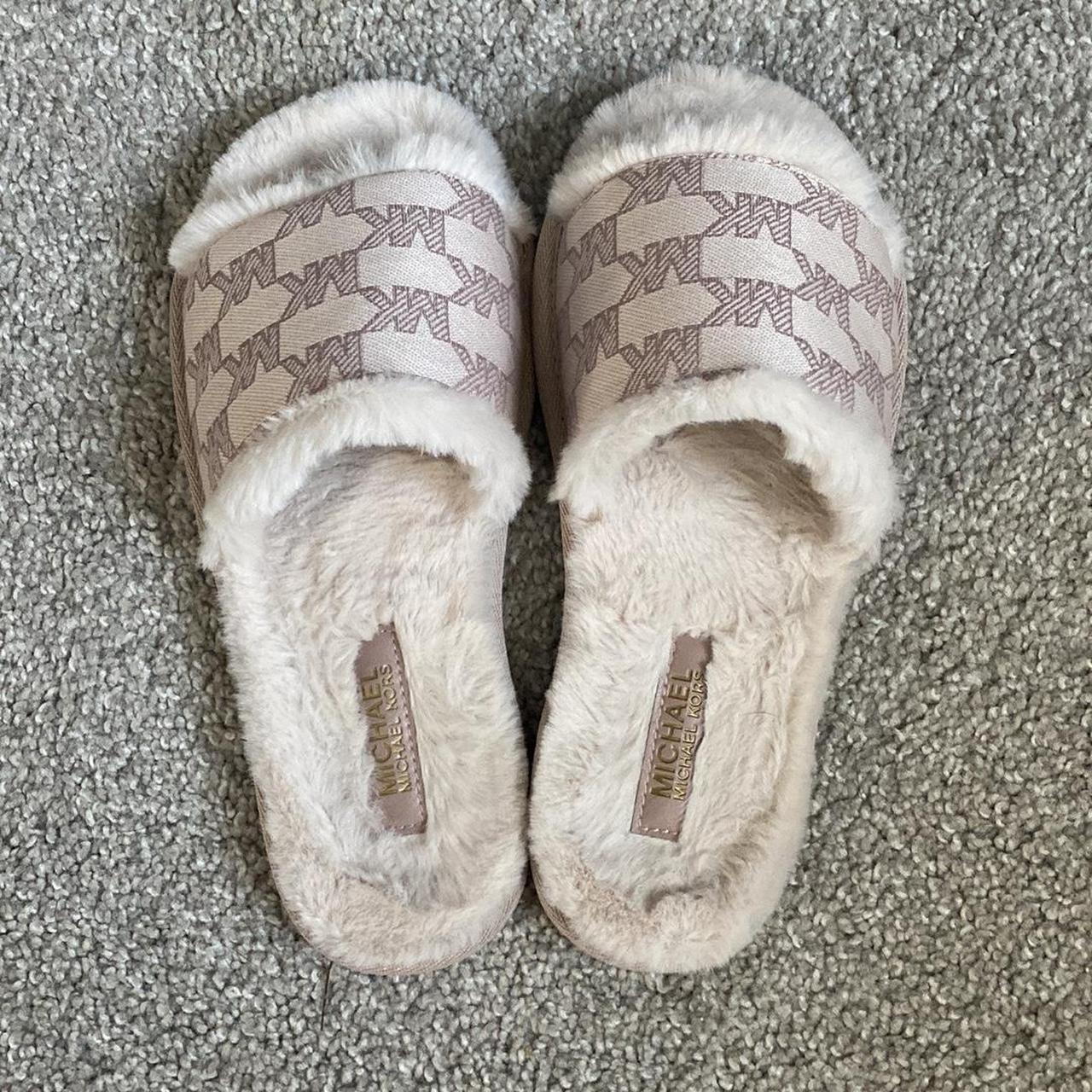 Michael Kors Slippers - Depop